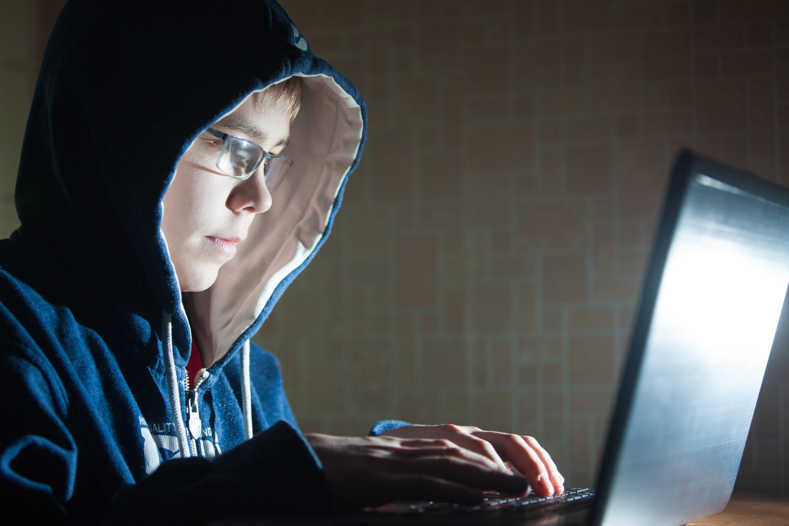10 year old cyber security prodigy wins $10,000 from Facebook for ...